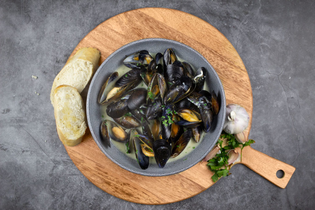 Irish Whole Shell Mussels in Garlic Butter (450g) | Seafood By Sykes